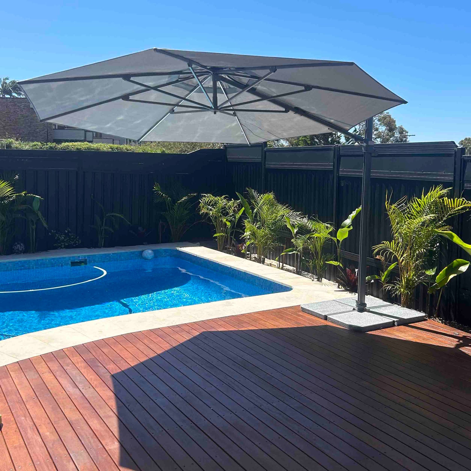 Emery Cantilever Umbrella | Outdoor Furniture Taren Point